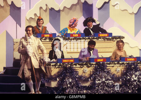 Christmas pantomime with Jimmy Tarbuck Stock Photo - Alamy