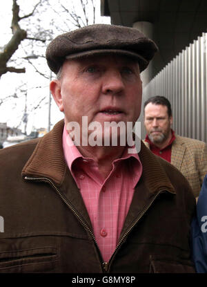 Alleged former IRA chief Thomas "Slab" Murphy (right) leaves the ...