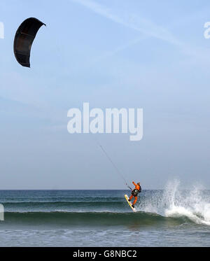 Andreya Wharry starts her attempt to kitesurf 135 miles to County ...