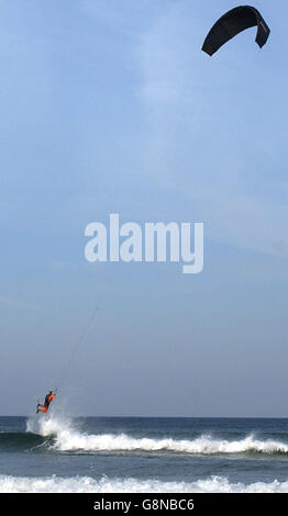 Andreya Wharry starts her attempt to kitesurf 135 miles to County ...
