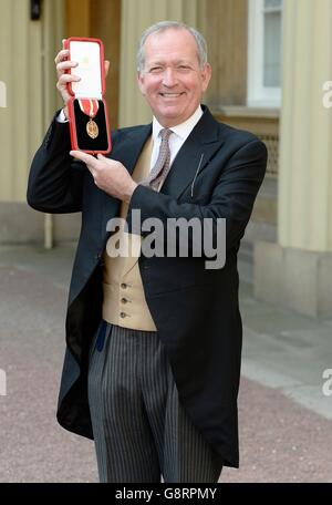 Queen Elizabeth II and Alan Yarrow, Lord Mayor of London, attending a ...