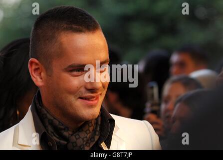 Tony Lundon from Liberty X arrives at St Albans Cathedral in ...