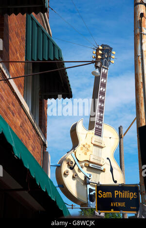 Sun Record Studio opened by rock-and-roll pioneer Sam Phillips in ...