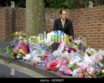 Police Scotland Detective Inspector Tom McKean and Kieran Duffy's ...