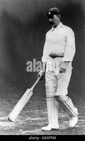 Surrey cricketer William 'Bill' Lockwood. Date unknown Stock Photo - Alamy