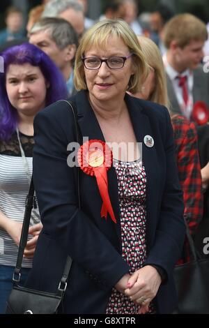 Labour MP Gill Furniss, whose husband Harry Harpham died from cancer ...