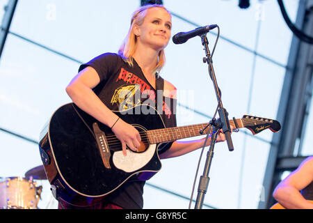June 29, 2016 - Milwaukee, Wisconsin, U.S - KELLY KRISTOFFERSON (L) and ...