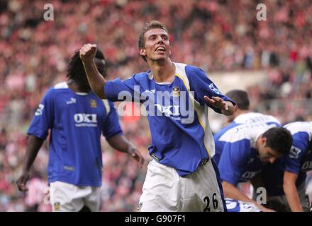 Portsmouth v Sunderland Gary O'Neil celebrates after scoring the second ...