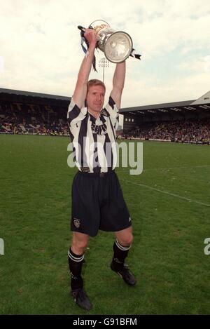 Rotherham United celebrates after win during the Papa John Trophy Final ...