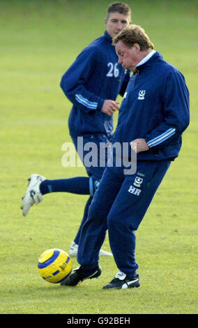 PORTSMOUTH MANAGER HARRY REDKNAPP AT TRAINING TODAY/YESTERDAT MONDAY 10 ...
