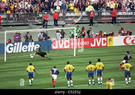 JOHN COLLINS SCORES PENALTY BRAZIL V SCOTLAND 10 June 1998 Stock Photo ...