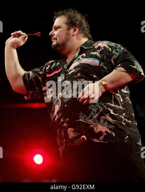 Peter Manley on his way to victory against Dennis Smith during the ...