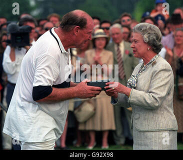Australian media magnate Kerry Packer and his family attend the ...