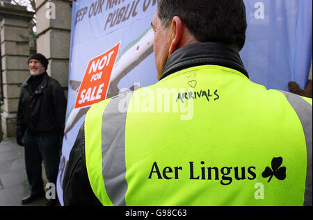 SIPTU branch officials at the Siptu protest outside Leinster House ...