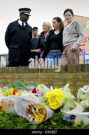 Michael Fuller, Chief Constable of Kent Constabulary with young people ...