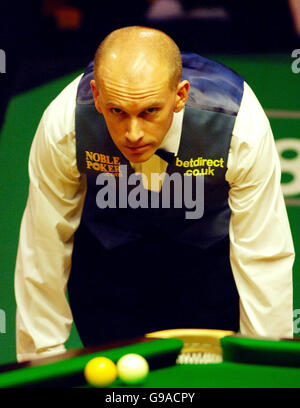 England's Peter Ebdon lines up a shot during the Maplin UK Snooker ...