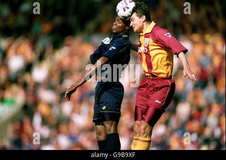 Wimbledon Carl Cort battles with Bradford's David Wetherall Stock Photo ...