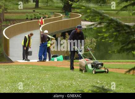 The Sackler Crossing, designed by London-based architect John Pawson ...