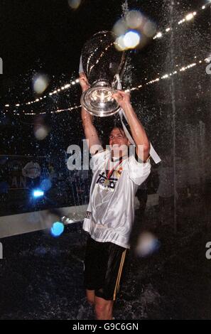 FERNANDO REDONDO WITH CUP REAL MADRID V VALENCIA 24 May 2000 Stock ...