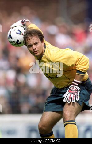 Manchester United goalkeeper Mark Bosnich and his bride Sarah Jarrett ...