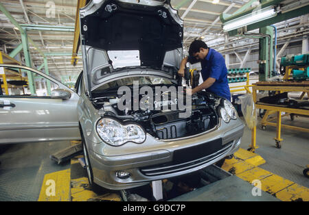 INDIA Maharashtra Pune, Daimler Chrysler Factory, assembly line for ...