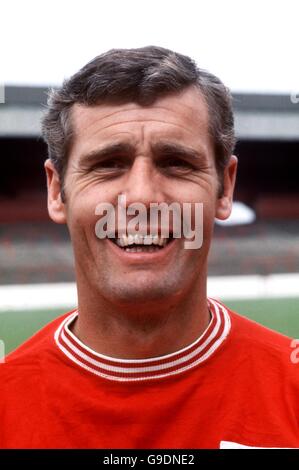 Bobby McKinlay, Nottingham Forest Stock Photo - Alamy
