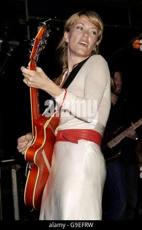 Former Catatonia lead singer Cerys Matthews performing a gig at The ...