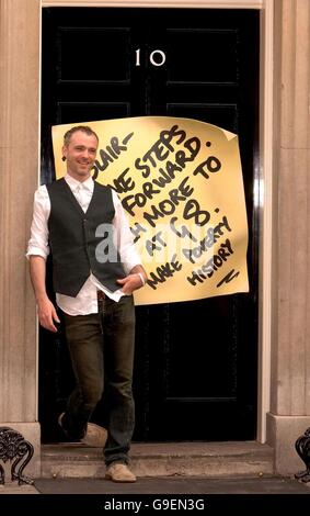Fran Healy, lead singer of the rock band 'Travis', performs on stage at ...
