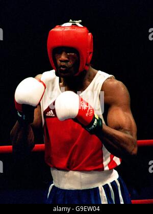 Cuba's Felix Savon in action againt Russia's Sultanahmed Ibzagimov ...