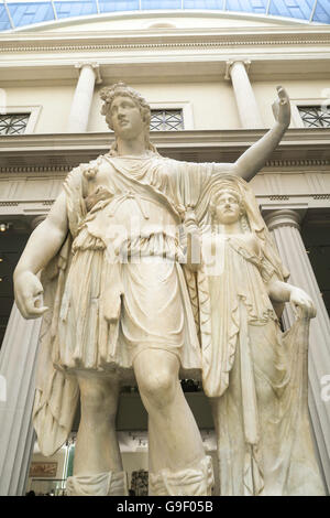 Greek and Roman Art Gallery at the Metropolitan Museum of Art, NYC, USA ...
