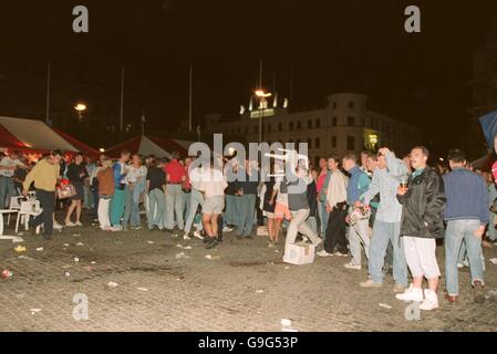 EUROPEAN CHAMPIONSHIPS SOCCER. HOOLIGANS RIOT IN MALMO CENTRE Stock ...