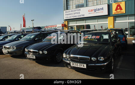 Cargiant used car supermarket, London, England, UK Stock Photo - Alamy