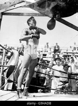 Boxing - Heavyweight - Primo Carnera. Italian heavyweight boxer Primo ...