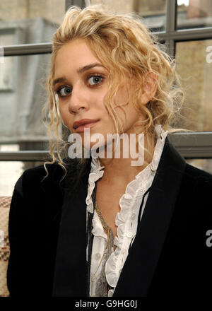 Mary-Kate and Ashley Olsen Perfume Launch - London Stock Photo - Alamy