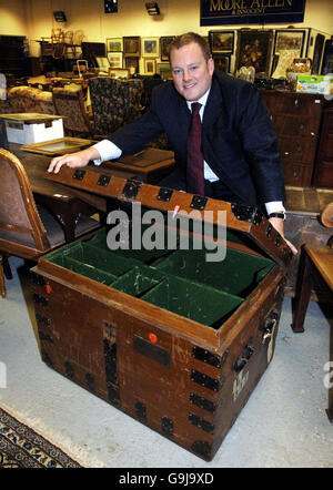 Chris Surfleet, Senior Auctioneer and Valuer with Moore Allen ...