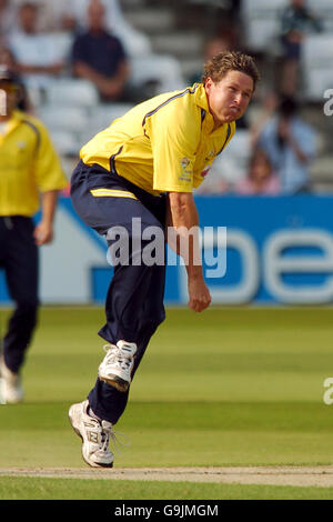 Cricket - Twenty20 Cup 2006 - North Division - Nottinghamshire Outlaws ...