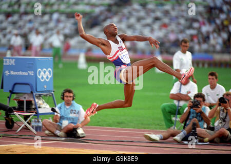 MIKE POWELL LONG JUMP FINAL TOKYO 30 August 1991 Stock Photo - Alamy