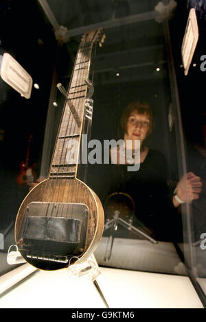 The 1931 'Frying Pan' the worlds first electric guitar, carved from one ...