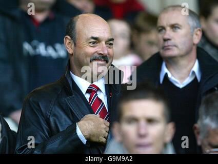 Former Liverpool goalkeeper Bruce Grobbelaar with his wife Debbie ...