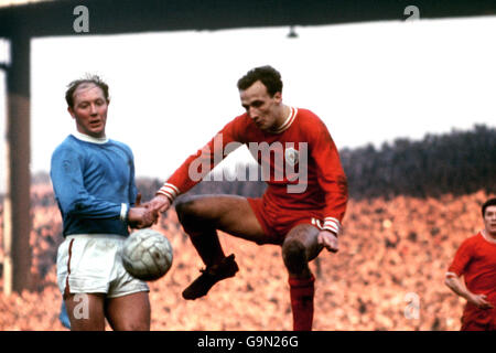 Leicester City's Mike Stringfellow (r) beats Manchester City's George ...