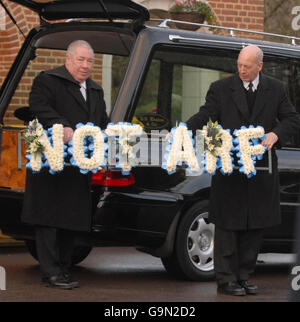Alan 'Fluff' Freeman funeral Stock Photo - Alamy