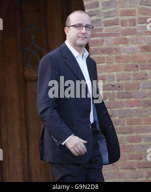 Alan 'Fluff' Freeman funeral Stock Photo - Alamy