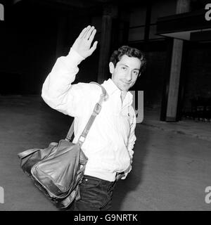 Argentinian World Cup footballer Osvaldo 'Ossie' Ardiles, pictured here ...