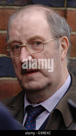Gordon Kaye John Inman Funeral At His Memorial Service At Golders Green ...
