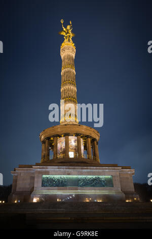 Night view of Victory Column, Siegessaule, commemorating victory in ...
