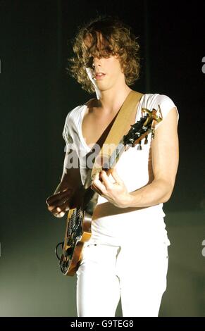Razorlight perform live on stage on the second day of "The Carling ...
