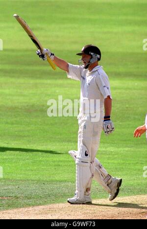 Cricket - Second XI Trophy - Semi Final - Surrey v Middlesex. Aaron ...
