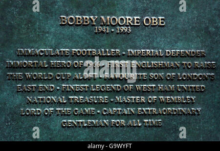Memorial plaque to Bobby Moore, the England captain in the 1966 World ...