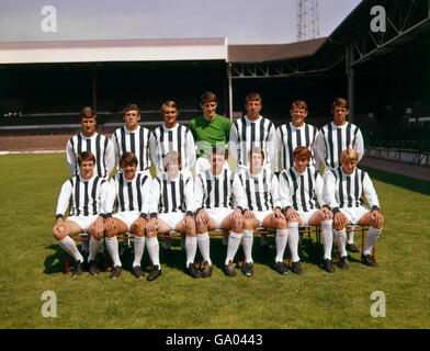 West Bromwich Albion FC team squad 1963 Front row Tony Brown, Tudor ...