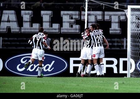Juventus' Alessandro Del Piero (r) and David Trezeguet are dejected as ...